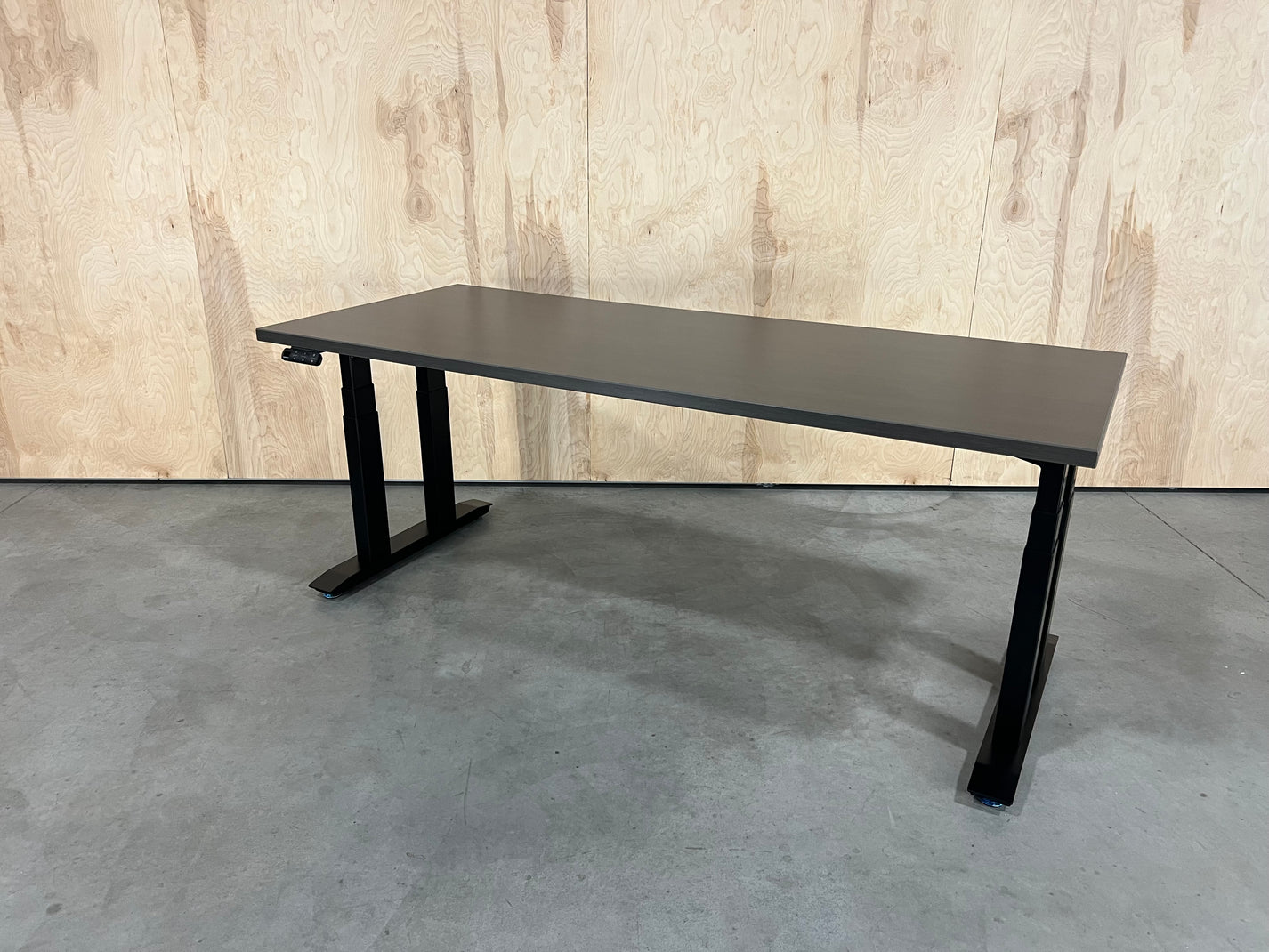 Peak Pro – DeskHaus