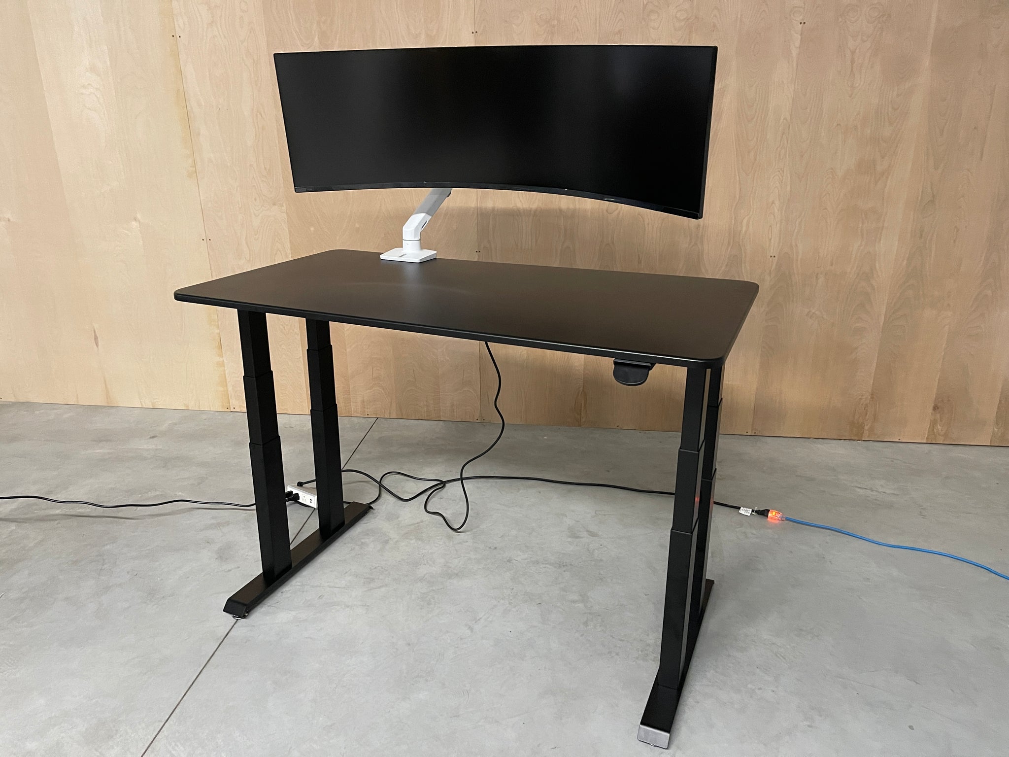 Lansing Desk – DeskHaus